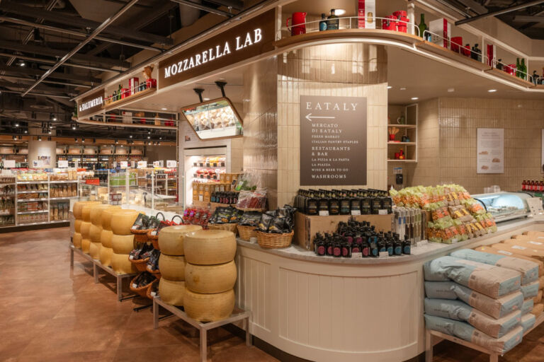 Eataly Debuts at Toronto’s CF Eaton Centre - Italianfood.net